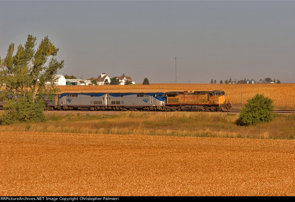 UP 7263, AMTK 86, and AMTK 18 lead Amtrak No. 6(30)